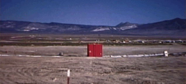 Explosion ground nuclear GIF on GIFER - by Agama