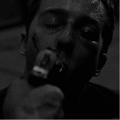 Gif Del Club De Lucha Con Pistola En La Boca Spike Spiegel | Wiki