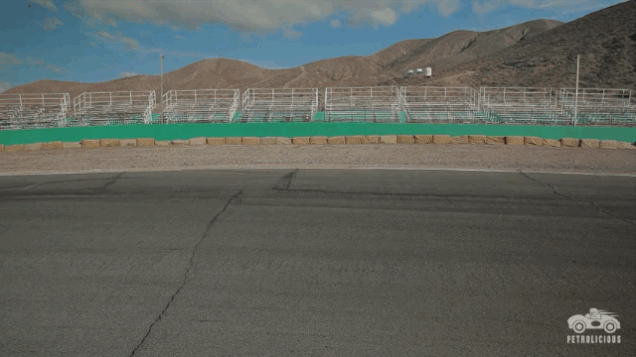GIF full ferrari attention - animated GIF on GIFER - by Daikora