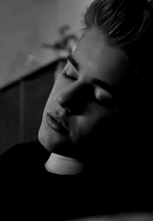 Justin bieber sleep awww GIF on GIFER - by Kigasar