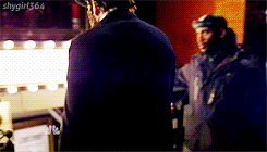 Poniéndose Jeans Gif