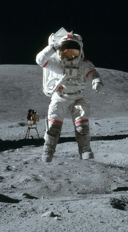 GIF moon - animated GIF on GIFER - by Zulujind