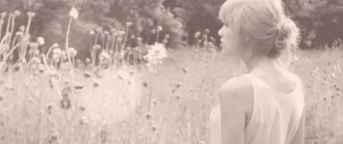 Haley dunphy modern family parents GIF on GIFER - by Windshaper