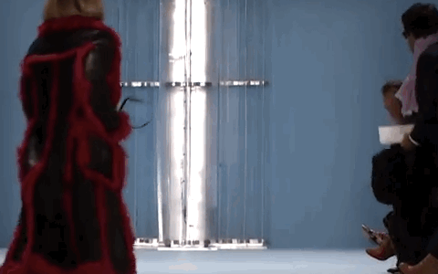 GIF catwalk fashion running - animated GIF on GIFER - by Gavinrardred