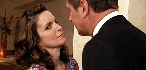 Gif De Primer Beso Incómodo Número De Besos En Cada Temporada.