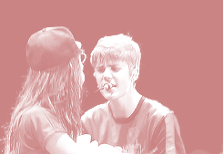 One less lonely girl GIF on GIFER - by Dagelv
