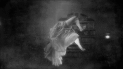 GIF horror ahs scary - animated GIF on GIFER - by Molbine