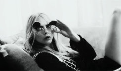 Гифка 90е интервью серьезный гиф картинка, скачать анимированный gif на ...