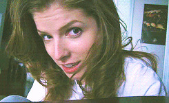Gif Del Final De La Película De Anna Kendrick Anna Kendrick Gifs Page