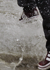 Splash sneakers water GIF on GIFER - by Gokazahn