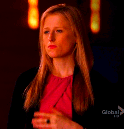Гифка alicia florrick tgw гиф картинка, скачать анимированный gif на ...