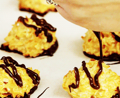 GIF chocolate macaroon food - animated GIF on GIFER - by Safyn