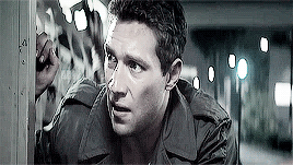 Arnold schwarzenegger emilia clarke terminator genisys GIF on GIFER ...