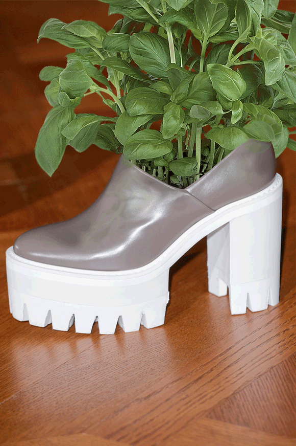 Yyyy shoe plant pfw GIF sur GIFER - par Sagore