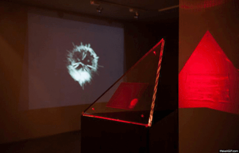 Holographic GIF on GIFER - by Gora