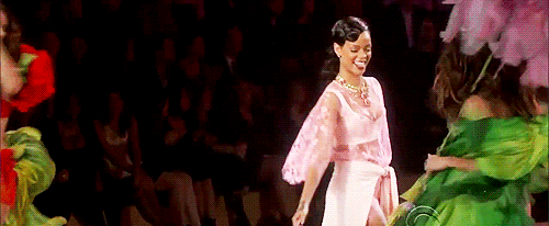 GIF victorias secret - animated GIF on GIFER - by Nikomuro