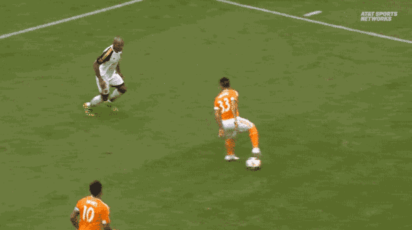 Soccer nutmeg houston dynamo GIF on GIFER - by Swordshaper