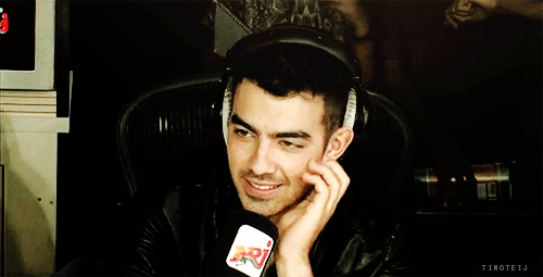 GIF joe jonas - animated GIF on GIFER - by Dagdariel