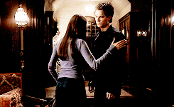 GIF casal kiss tvd - animated GIF on GIFER - by Adorakelv