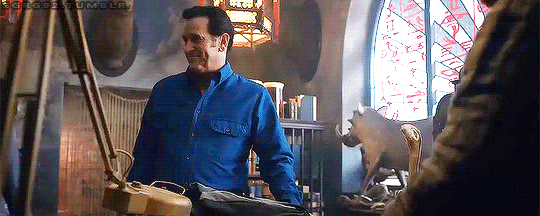 103 books from beyond bruce campbell ash williams GIF en GIFER - de ...