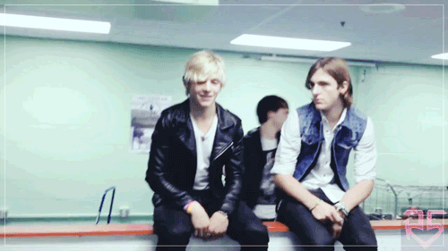 R5 GIF - Find on GIFER