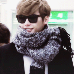 Scarf GIF - Find on GIFER