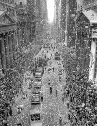 Ticker tape parade iraq day GIF - Find on GIFER