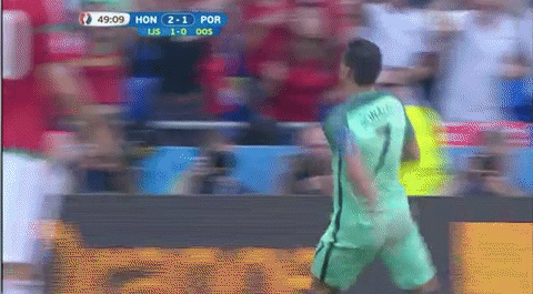 GIF cristiano ronaldo cr7 ronaldo - animated GIF on GIFER
