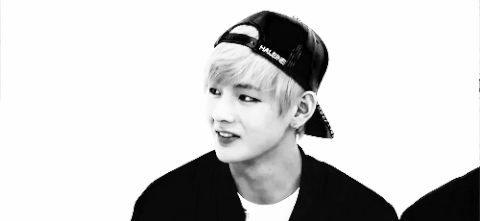 Taehyung GIF - Find on GIFER