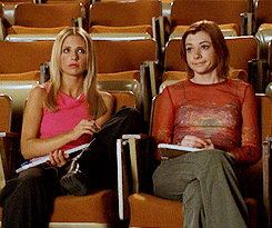 Alyson season head GIF - Find on GIFER