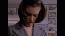 Phoebe halliwell charmed premonition GIF - Find on GIFER