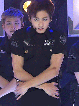 Uniform GIF - Find on GIFER