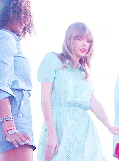 Taylor swift dance dancing GIF - Find on GIFER