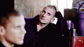Lincoln burrows prison break one GIF - Find on GIFER