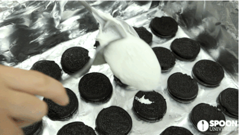 Oreo GIF - Find on GIFER