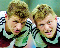 Thomas muller die mannschaft nationalmannschaft GIF - Find on GIFER
