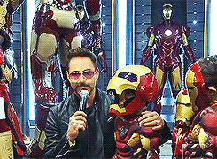 GIF comic con - animated GIF on GIFER