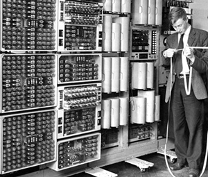 Computer maintenance bartlett GIF - Encontrar en GIFER