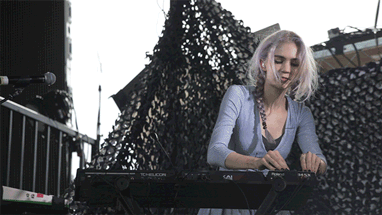 Grimes pemberton music festival ive fallen and i cant get up GIF - Find ...