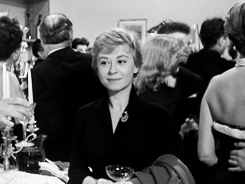 Giulietta masina naughty dog maudit GIF - Find on GIFER