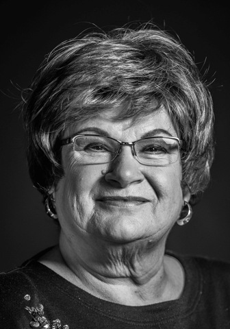 Portraits GIF - Find on GIFER