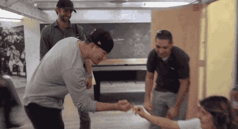 Reporter GIF - Find on GIFER