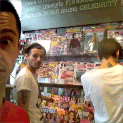 So many s wtf louis GIF - Find on GIFER