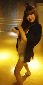 GIF little dancers - animated GIF on GIFER