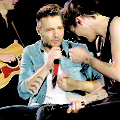 Lilo one direction louis tomlinson GIF - Find on GIFER