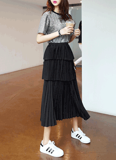 Skirt GIF - Find on GIFER