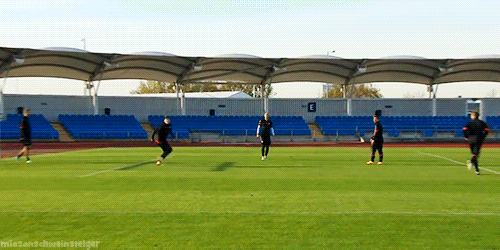 Futebol bastian schweinsteiger futbol americano GIF - Encontrar en GIFER