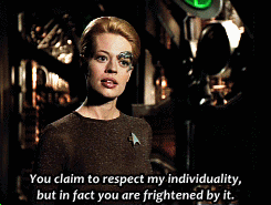 Seven of nine jeri ryan kate mulgrew GIF - Find on GIFER