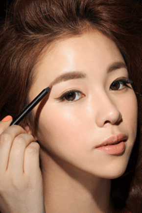 Eyebrow GIF - Find on GIFER