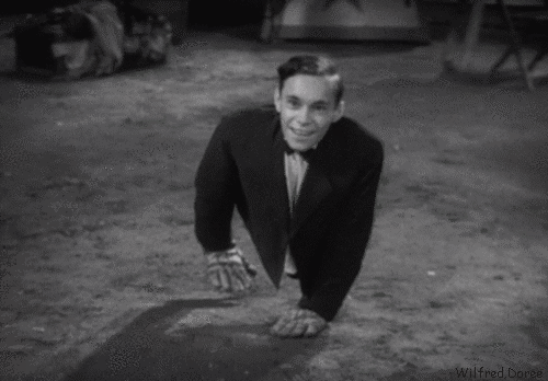 Gif Del Hombre De Goma De La Historia De Terror Americana De 'El Mundo